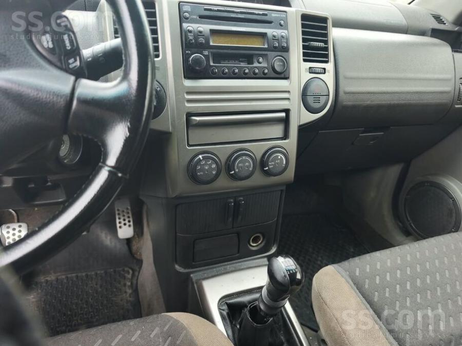 Melns Nissan X-Trail 2005 Rēzekne, ar dzinēja tilpumu 2.50 L un nobraukumu 324 tūkst. km par 750 €, foto 8 vietnē AUTOMOTO.COM.LV
