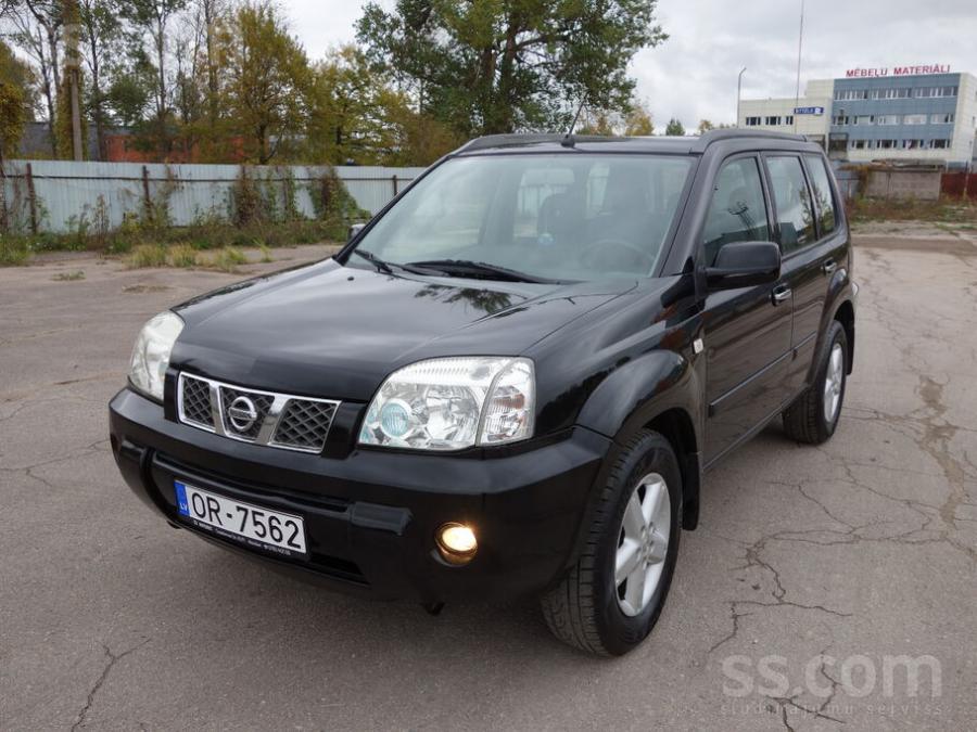 Черный Ниссан ИксТрейл 2005 в Рига, объемом двигателя 2.20 л и пробегом 297 тыс. км за 2650 €, фото 3 на AUTOMOTO.COM.LV