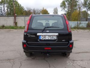 Черный Ниссан ИксТрейл 2005 в Рига, объемом двигателя 2.20 л и пробегом 297 тыс. км за 2650 €, фото 5 на AUTOMOTO.COM.LV