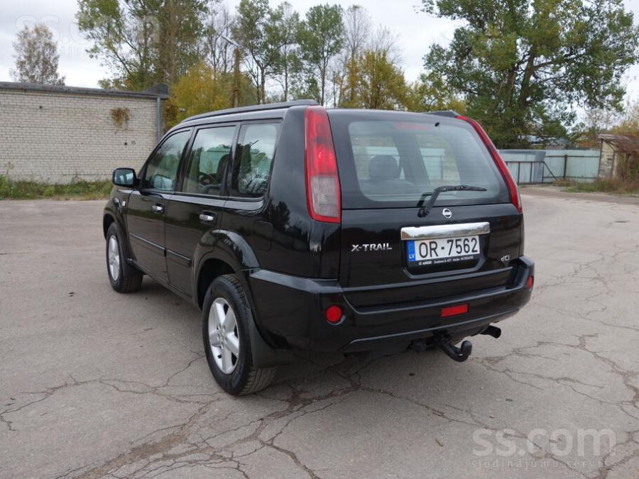 Черный Ниссан ИксТрейл 2005 в Рига, объемом двигателя 2.20 л и пробегом 297 тыс. км за 2650 €, фото 35 на AUTOMOTO.COM.LV