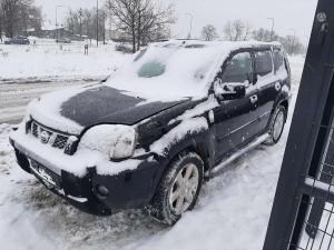 Black Nissan X-Trail 2006 in Kaunas, with an engine capacity of 2.00 L and mileage of 250 thousand km for 2300 €, photo  on AUTOMOTO.COM.LV