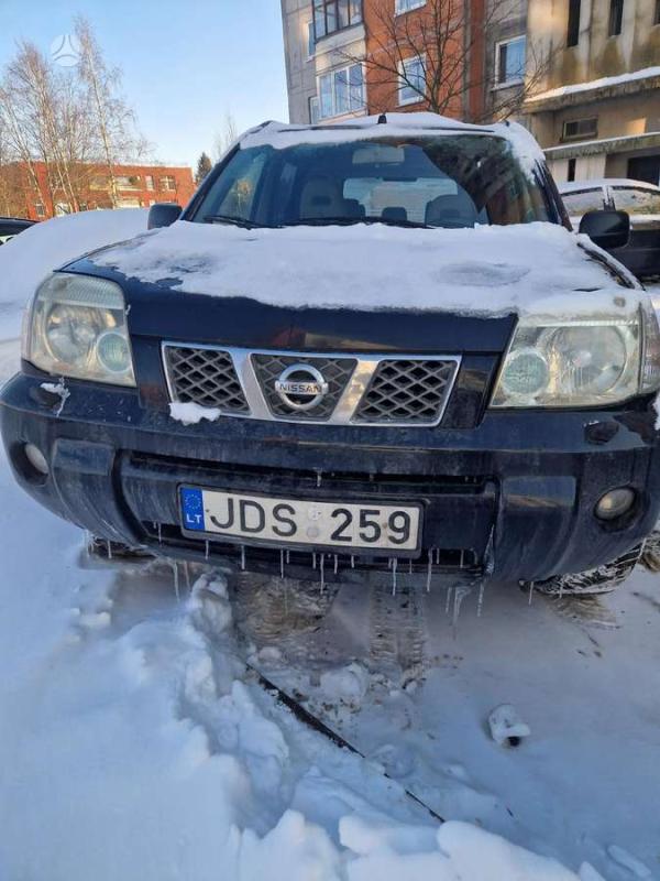 Melns Nissan X-Trail 2006 Klaipėda, ar dzinēja tilpumu 2.18 L un nobraukumu 255 tūkst. km par 2500 €, foto 2 vietnē AUTOMOTO.COM.LV