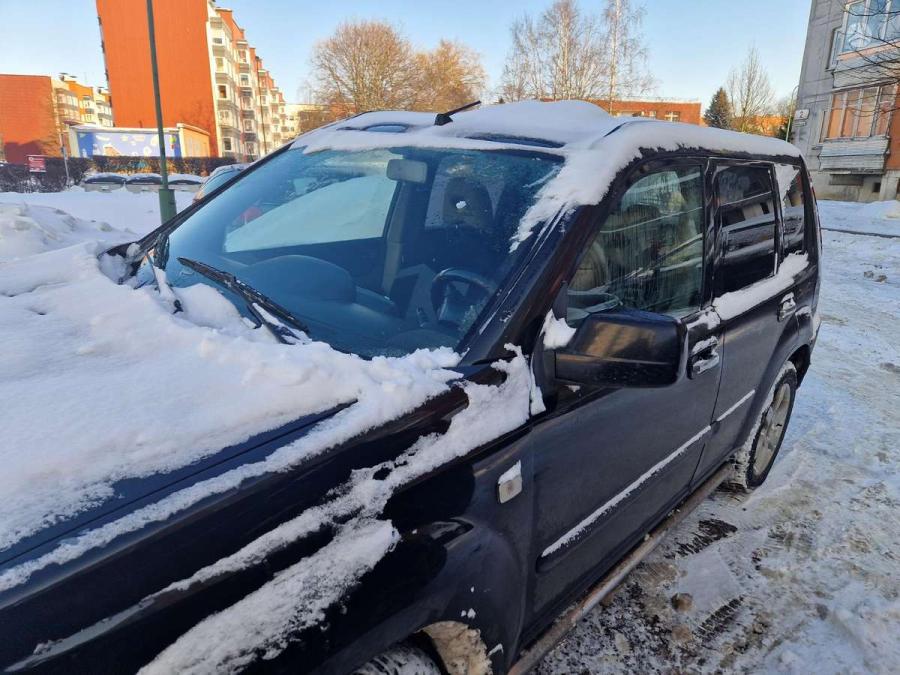 Melns Nissan X-Trail 2006 Klaipėda, ar dzinēja tilpumu 2.18 L un nobraukumu 255 tūkst. km par 2500 €, foto 3 vietnē AUTOMOTO.COM.LV