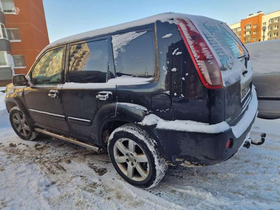 Melns Nissan X-Trail 2006 Klaipėda, ar dzinēja tilpumu 2.18 L un nobraukumu 255 tūkst. km par 2500 €, foto 5 vietnē AUTOMOTO.COM.LV