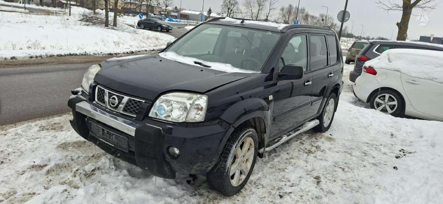Black Nissan X-Trail 2006 in Kaunas, with an engine capacity of 2.18 L and mileage of 200 thousand km for 2350 €, photo 1 on AUTOMOTO.COM.LV