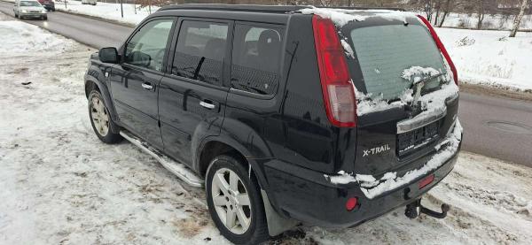 Melns Nissan X-Trail 2006 Kauņa, ar dzinēja tilpumu 2.18 L un nobraukumu 200 tūkst. km par 2350 €, foto 6 vietnē AUTOMOTO.COM.LV
