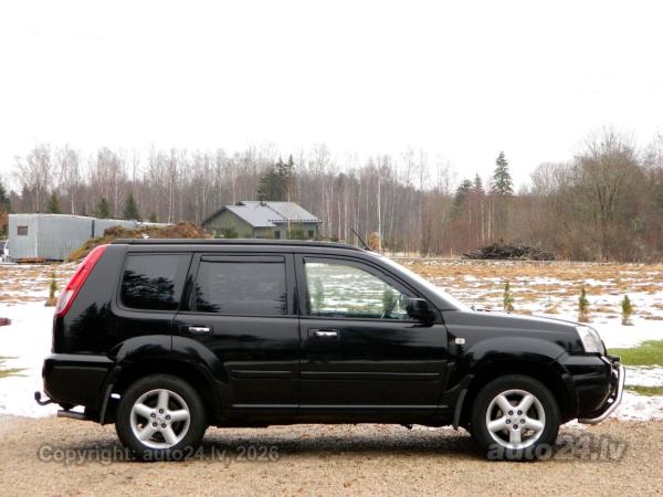 Black Nissan X-Trail 2006 in Viljandi, with an engine capacity of 2.20 L and mileage of 224 thousand km for 2990 €, photo 7 on AUTOMOTO.COM.LV