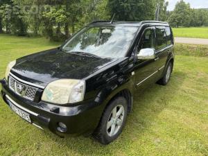 Black Nissan X-Trail 2006 in Riga, with an engine capacity of 2.20 L and mileage of 294 thousand km for 1650 €, photo 3 on AUTOMOTO.COM.LV
