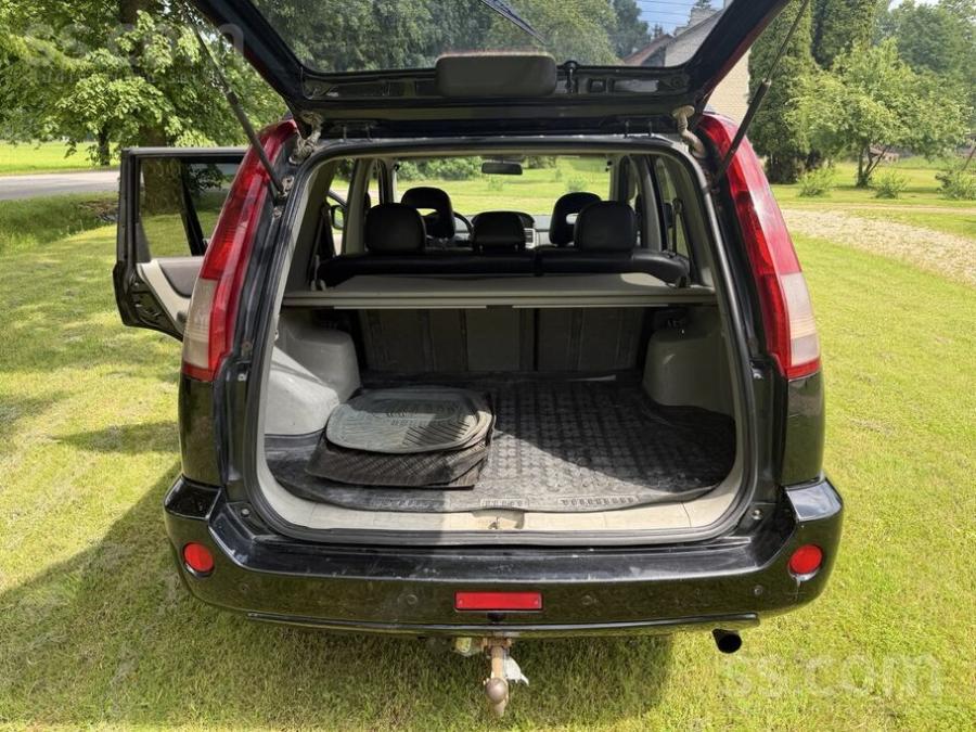 Black Nissan X-Trail 2006 in Riga, with an engine capacity of 2.20 L and mileage of 294 thousand km for 1650 €, photo 8 on AUTOMOTO.COM.LV