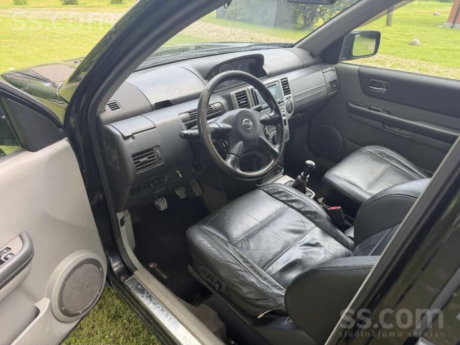Black Nissan X-Trail 2006 in Riga, with an engine capacity of 2.20 L and mileage of 294 thousand km for 1650 €, photo 9 on AUTOMOTO.COM.LV