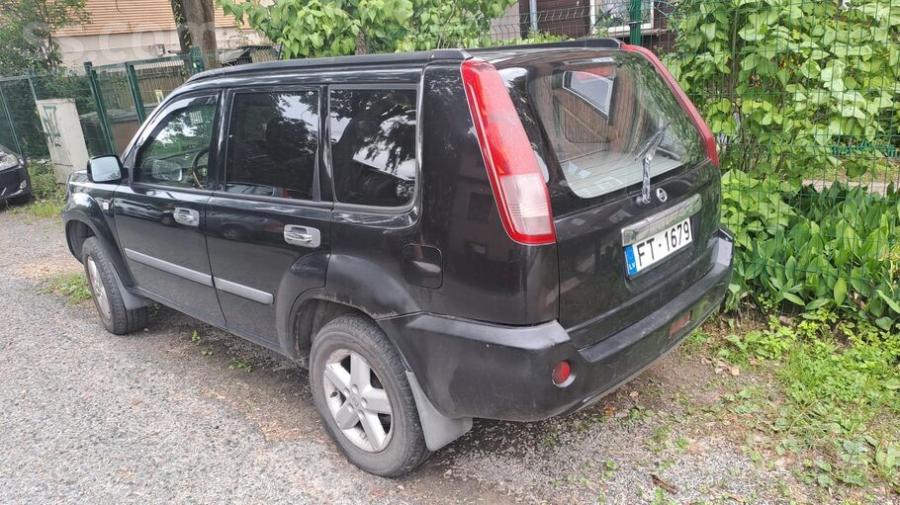 Melns Nissan X-Trail 2006 Rīga, ar dzinēja tilpumu 2.20 L un nobraukumu 276 tūkst. km par 1200 €, foto 3 vietnē AUTOMOTO.COM.LV