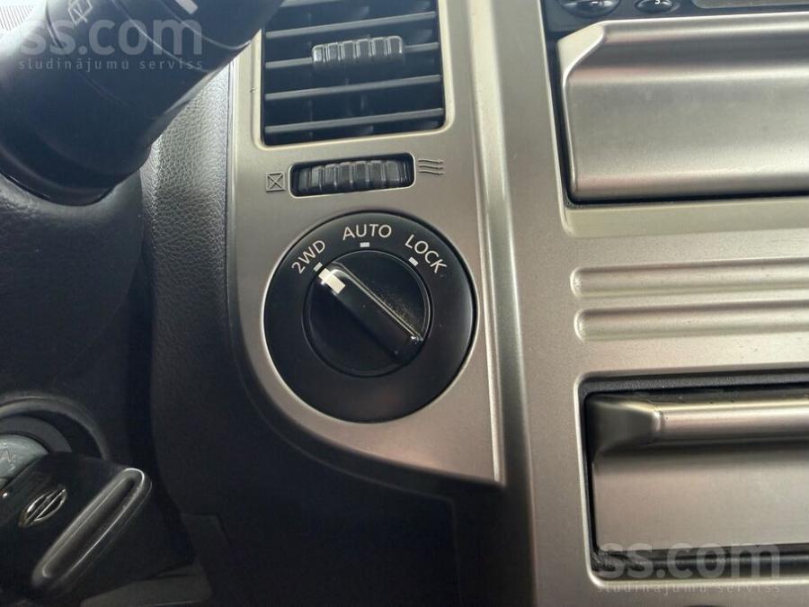 Melns Nissan X-Trail 2006 Rēzekne, ar dzinēja tilpumu 2.20 L un nobraukumu 366 tūkst. km par 1400 €, foto 11 vietnē AUTOMOTO.COM.LV