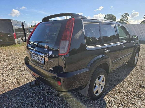 Nissan X-Trail 2006 TauragÄ vietnÄ Melns Nissan X-Trail 2006 TauragÄ, ar dzinÄja tilpumu 2.18 L un nobraukumu 265 tÅ«kst. km par 2500 ā¬, foto 7 vietnÄ AUTOMOTO.COM.LV