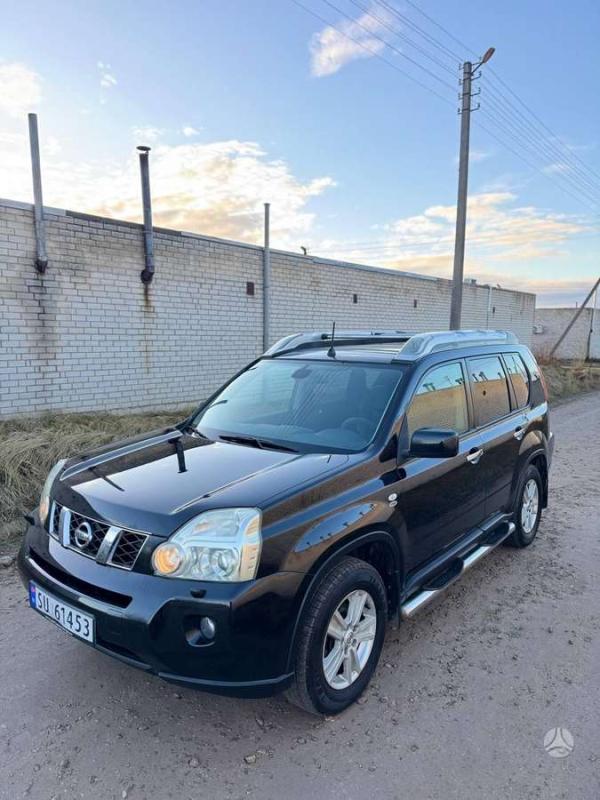 Black Nissan X-Trail 2007 in Kaunas, with an engine capacity of 2.00 L and mileage of 260 thousand km for 4300 €, photo 1 on AUTOMOTO.COM.LV
