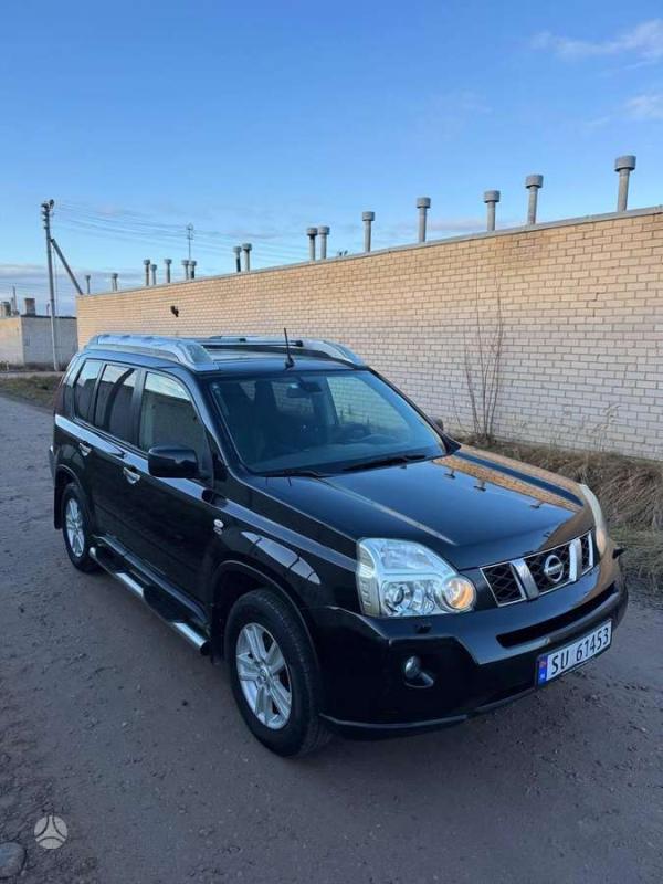 Black Nissan X-Trail 2007 in Kaunas, with an engine capacity of 2.00 L and mileage of 260 thousand km for 4300 €, photo 2 on AUTOMOTO.COM.LV
