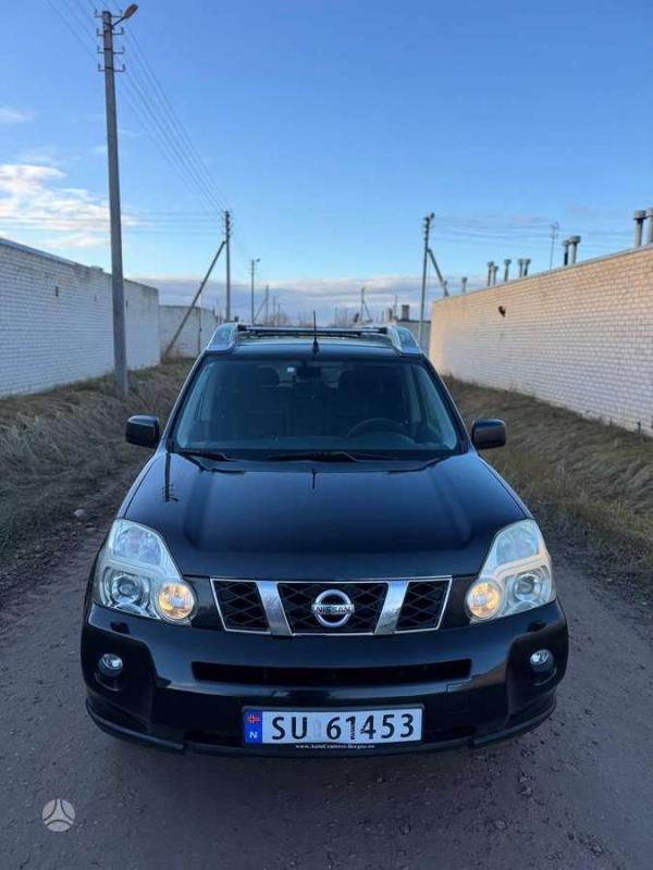 Black Nissan X-Trail 2007 in Kaunas, with an engine capacity of 2.00 L and mileage of 260 thousand km for 4300 €, photo 3 on AUTOMOTO.COM.LV