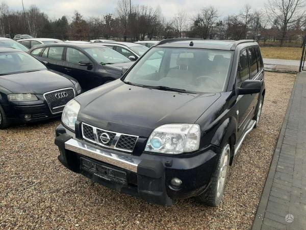 Black Nissan X-Trail 2007 in Kaunas, with an engine capacity of 2.18 L and mileage of 200 thousand km for 2400 €, photo 2 on AUTOMOTO.COM.LV