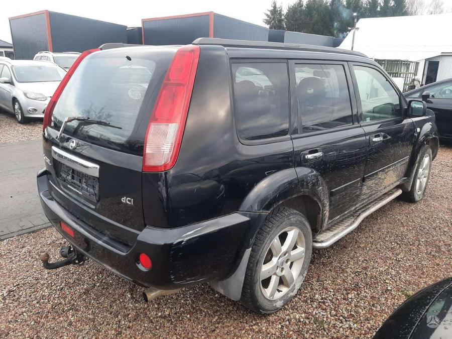 Melns Nissan X-Trail 2007 Kauņa, ar dzinēja tilpumu 2.18 L un nobraukumu 200 tūkst. km par 2400 €, foto 5 vietnē AUTOMOTO.COM.LV