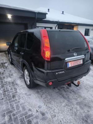 Black Nissan X-Trail 2007 in Vilnius, with an engine capacity of 2.18 L and mileage of 250 thousand km for 3999 €, photo 3 on AUTOMOTO.COM.LV