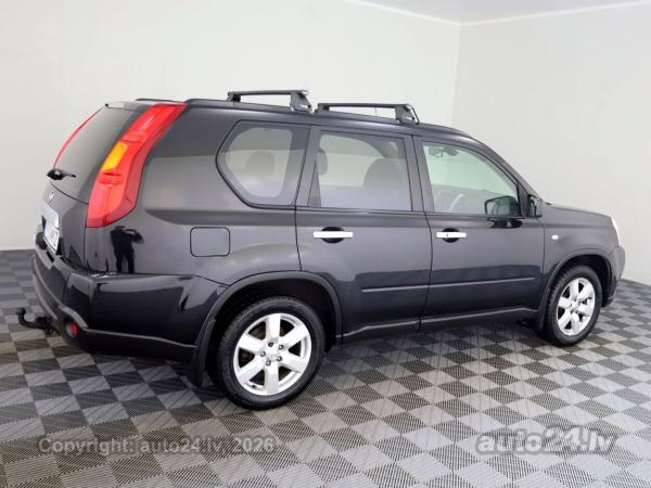 Black Nissan X-Trail 2007 in Tallinn, with an engine capacity of 2.50 L and mileage of 237 thousand km for 3199 €, photo 3 on AUTOMOTO.COM.LV
