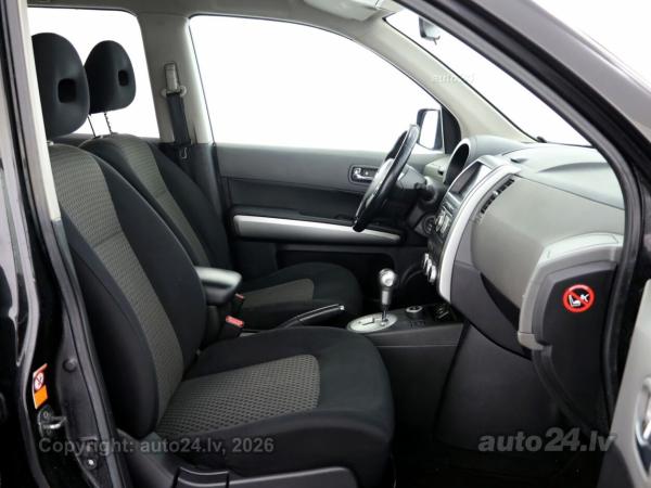Black Nissan X-Trail 2007 in Tallinn, with an engine capacity of 2.50 L and mileage of 237 thousand km for 3199 €, photo 6 on AUTOMOTO.COM.LV