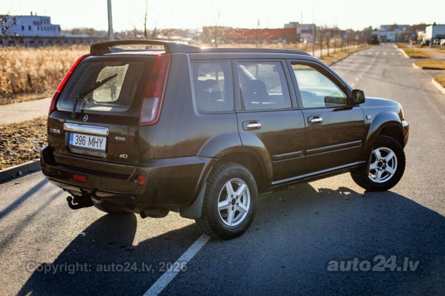Black Nissan X-Trail 2007 in Tartu, with an engine capacity of 2.20 L and mileage of 305 thousand km for 2499 €, photo 2 on AUTOMOTO.COM.LV