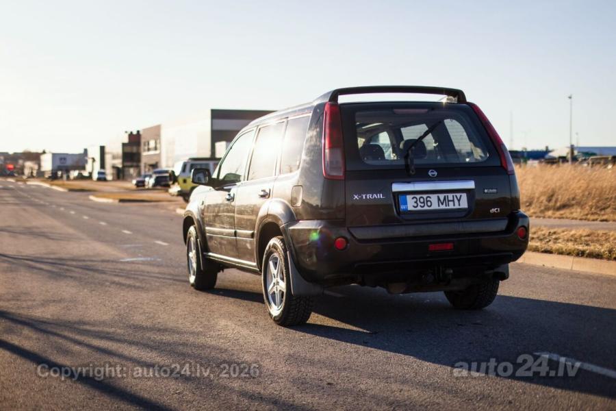 Black Nissan X-Trail 2007 in Tartu, with an engine capacity of 2.20 L and mileage of 305 thousand km for 2499 €, photo 15 on AUTOMOTO.COM.LV