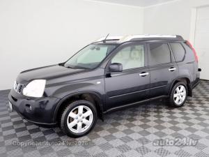 Black Nissan X-Trail 2007 in Tallinn, with an engine capacity of 2.00 L and mileage of 377 thousand km for 2499 €, photo 3 on AUTOMOTO.COM.LV