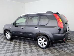 Black Nissan X-Trail 2007 in Tallinn, with an engine capacity of 2.00 L and mileage of 377 thousand km for 2499 €, photo 5 on AUTOMOTO.COM.LV
