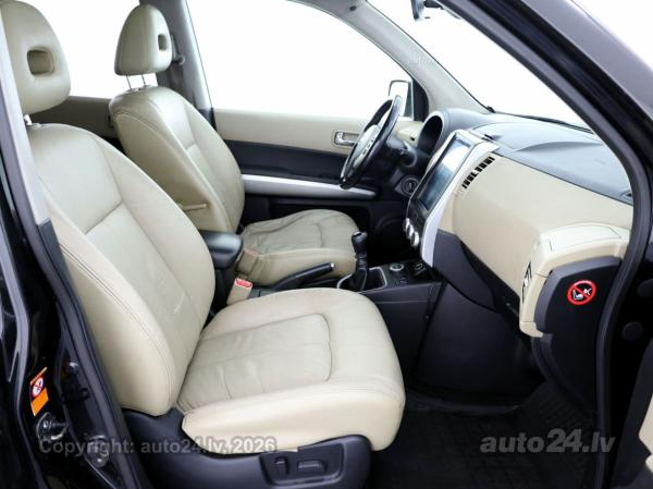 Melns Nissan X-Trail 2007 Tallina, ar dzinēja tilpumu 2.00 L un nobraukumu 377 tūkst. km par 2499 €, foto 6 vietnē AUTOMOTO.COM.LV