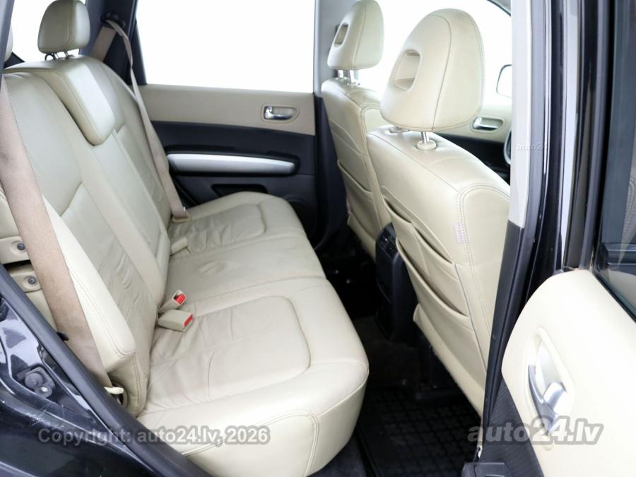 Black Nissan X-Trail 2007 in Tallinn, with an engine capacity of 2.00 L and mileage of 377 thousand km for 2499 €, photo 8 on AUTOMOTO.COM.LV