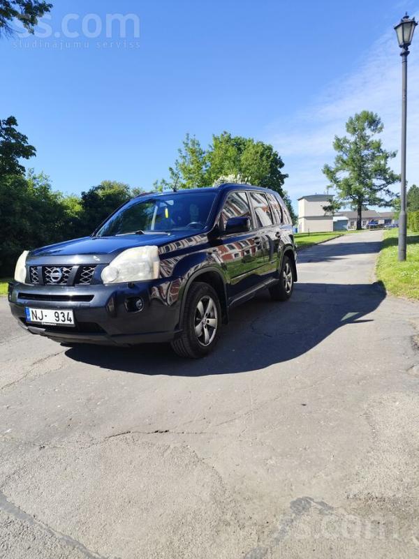 Black Nissan X-Trail 2007 in Jelgava, with an engine capacity of 2.00 L and mileage of 359 thousand km for 3800 €, photo 1 on AUTOMOTO.COM.LV