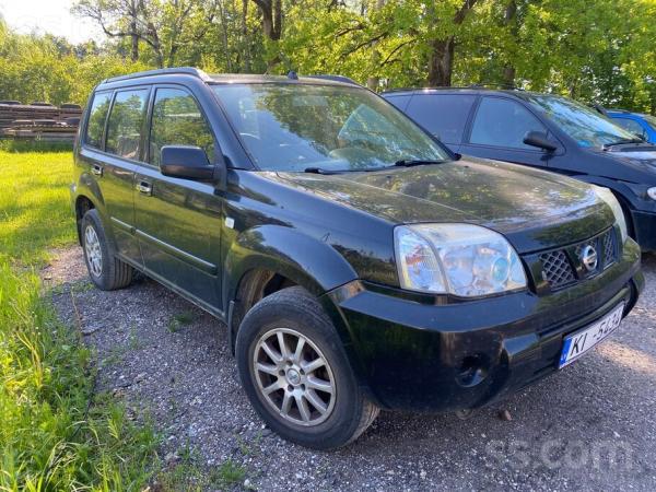 Black Nissan X-Trail 2007 in Cesis, with an engine capacity of 2.20 L and mileage of 316 thousand km for 800 €, photo 2 on AUTOMOTO.COM.LV
