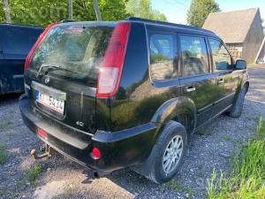 Melns Nissan X-Trail 2007 Cēsis, ar dzinēja tilpumu 2.20 L un nobraukumu 316 tūkst. km par 800 €, foto 4 vietnē AUTOMOTO.COM.LV