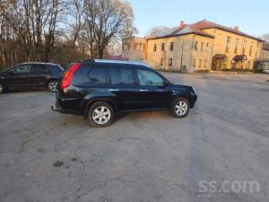 Черный Ниссан ИксТрейл 2007 в Огре, объемом двигателя 2.00 л и пробегом 271 тыс. км за 3500 €, фото 5 на AUTOMOTO.COM.LV