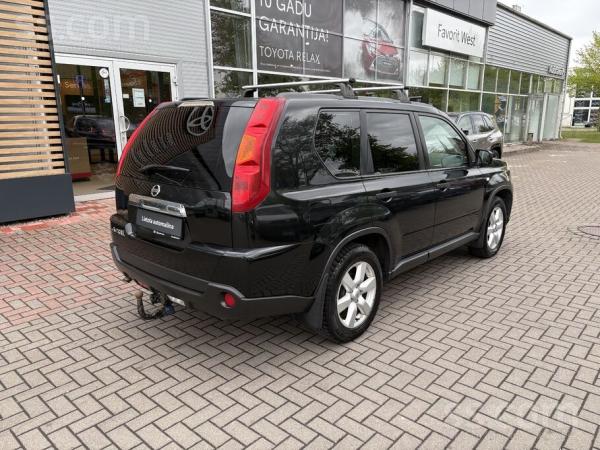 Black Nissan X-Trail 2007 in Ventspils, with an engine capacity of 2.50 L and mileage of 244 thousand km for 4390 €, photo 4 on AUTOMOTO.COM.LV