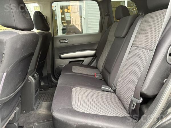 Black Nissan X-Trail 2007 in Ventspils, with an engine capacity of 2.50 L and mileage of 244 thousand km for 4390 €, photo 6 on AUTOMOTO.COM.LV