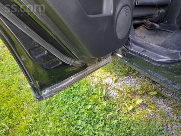 Black Nissan X-Trail 2007 in Jelgava, with an engine capacity of 2.00 L and mileage of 343 thousand km for 2700 €, photo 8 on AUTOMOTO.COM.LV