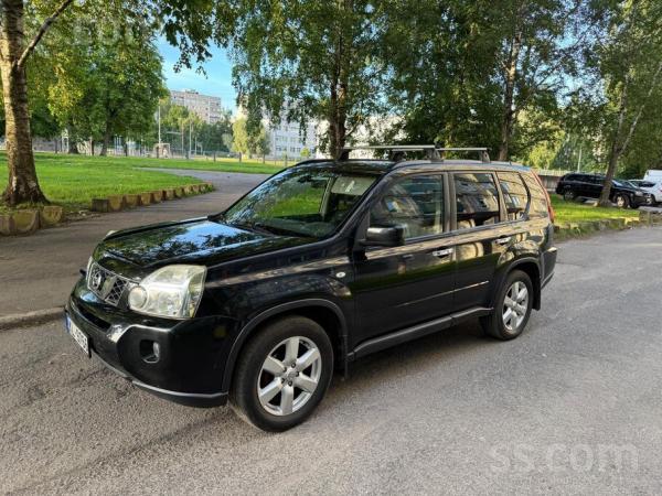 Черный Ниссан ИксТрейл 2007 в Рига, объемом двигателя 2.00 л и пробегом 259 тыс. км за 3900 €, фото 1 на AUTOMOTO.COM.LV