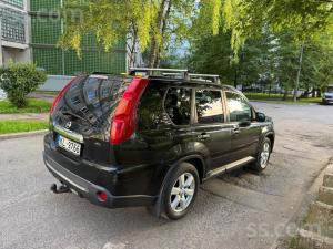 Black Nissan X-Trail 2007 in Riga, with an engine capacity of 2.00 L and mileage of 259 thousand km for 3900 €, photo 4 on AUTOMOTO.COM.LV