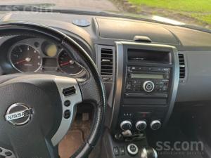 Black Nissan X-Trail 2007 in Riga, with an engine capacity of 2.00 L and mileage of 259 thousand km for 3900 €, photo 6 on AUTOMOTO.COM.LV