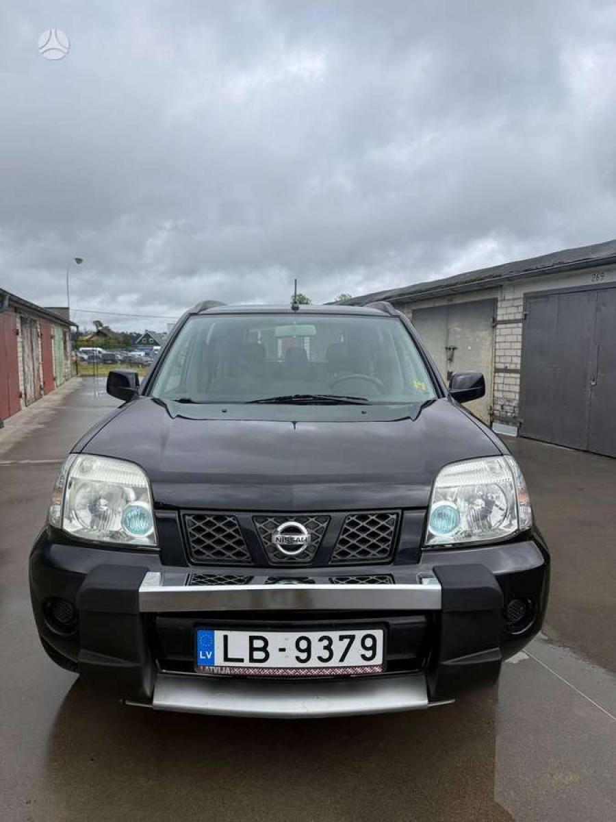 Black Nissan X-Trail 2007 in Kaunas, with an engine capacity of 2.18 L and mileage of 230 thousand km for 1850 €, photo 3 on AUTOMOTO.COM.LV