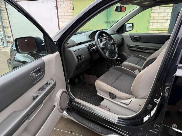 Black Nissan X-Trail 2007 in Kaunas, with an engine capacity of 2.18 L and mileage of 230 thousand km for 1850 €, photo 8 on AUTOMOTO.COM.LV