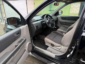 Black Nissan X-Trail 2007 in Kaunas, with an engine capacity of 2.18 L and mileage of 230 thousand km for 1850 €, photo 9 on AUTOMOTO.COM.LV
