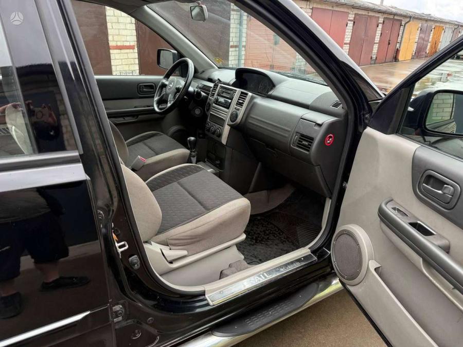 Black Nissan X-Trail 2007 in Kaunas, with an engine capacity of 2.18 L and mileage of 230 thousand km for 1850 €, photo 14 on AUTOMOTO.COM.LV