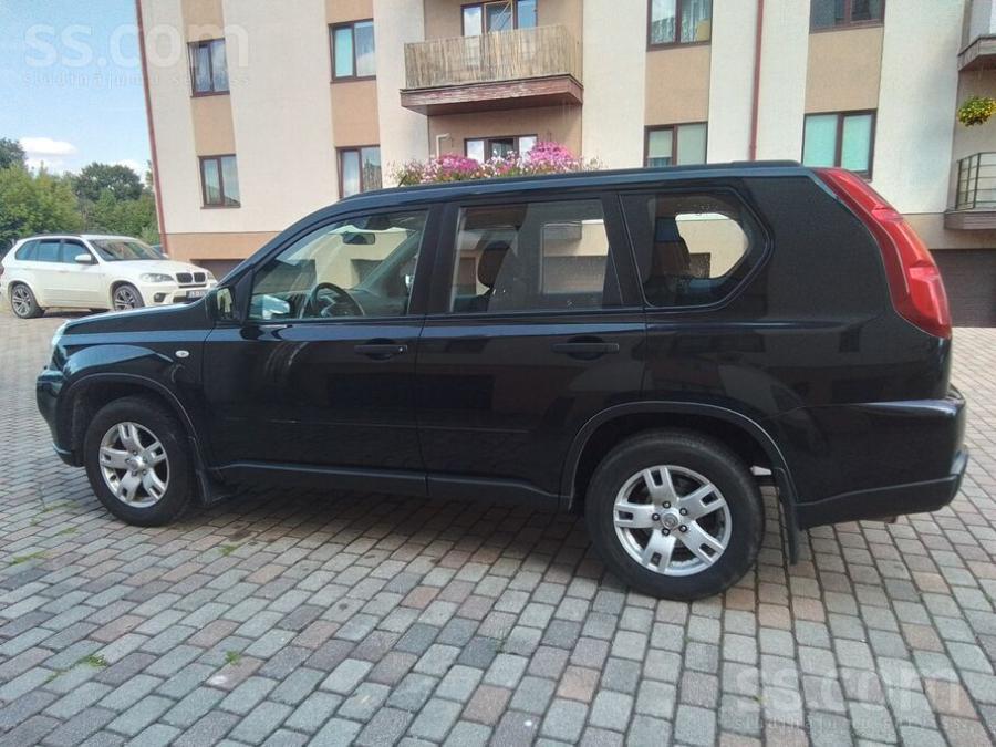 Black Nissan X-Trail 2007 in Riga, with an engine capacity of 2.00 L and mileage of 187 thousand km for 3250 €, photo 13 on AUTOMOTO.COM.LV
