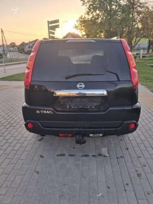 Melns Nissan X-Trail 2007 Raseiniai, ar dzinēja tilpumu 2.00 L un nobraukumu 243 tūkst. km par 2700 €, foto 8 vietnē AUTOMOTO.COM.LV
