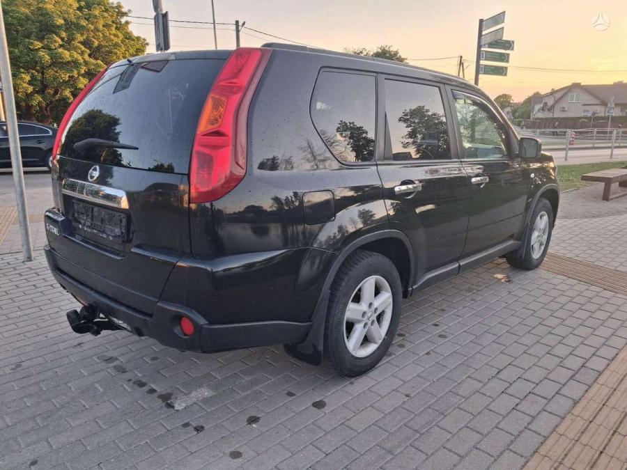 Melns Nissan X-Trail 2007 Raseiniai, ar dzinēja tilpumu 2.00 L un nobraukumu 243 tūkst. km par 2700 €, foto 11 vietnē AUTOMOTO.COM.LV