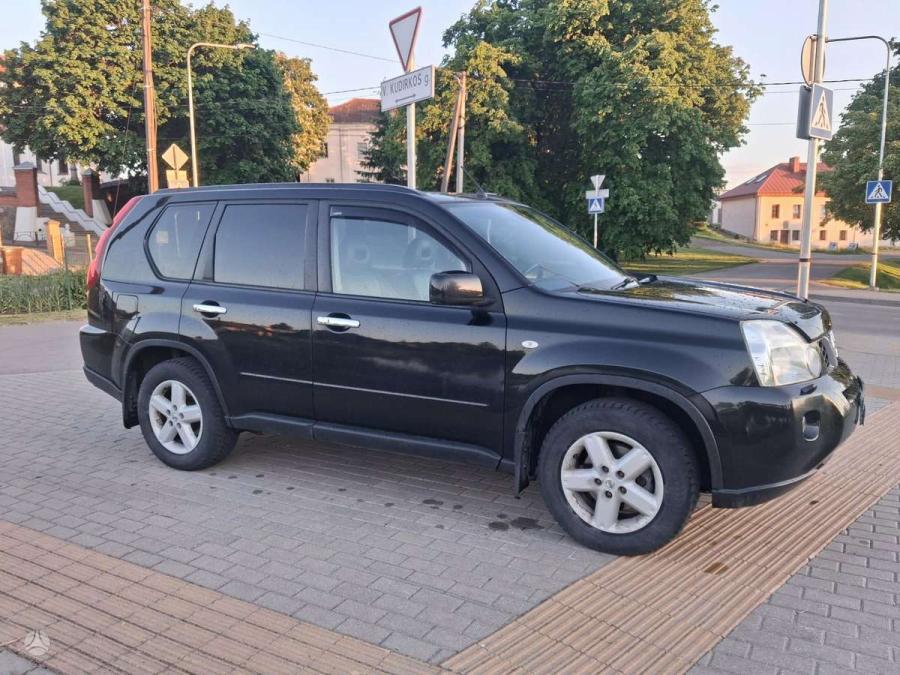 Melns Nissan X-Trail 2007 Raseiniai, ar dzinēja tilpumu 2.00 L un nobraukumu 243 tūkst. km par 2700 €, foto 13 vietnē AUTOMOTO.COM.LV