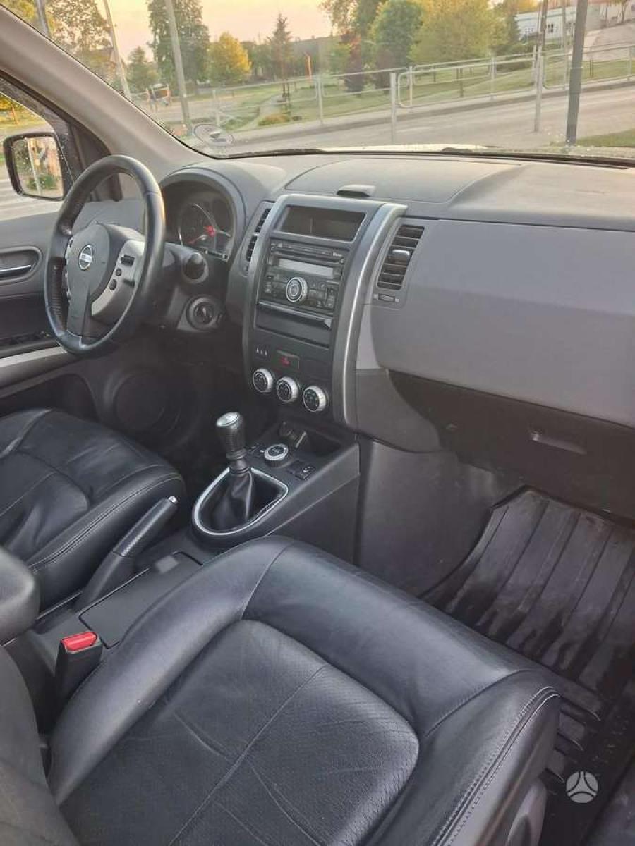 Melns Nissan X-Trail 2007 Raseiniai, ar dzinēja tilpumu 2.00 L un nobraukumu 243 tūkst. km par 2700 €, foto 19 vietnē AUTOMOTO.COM.LV